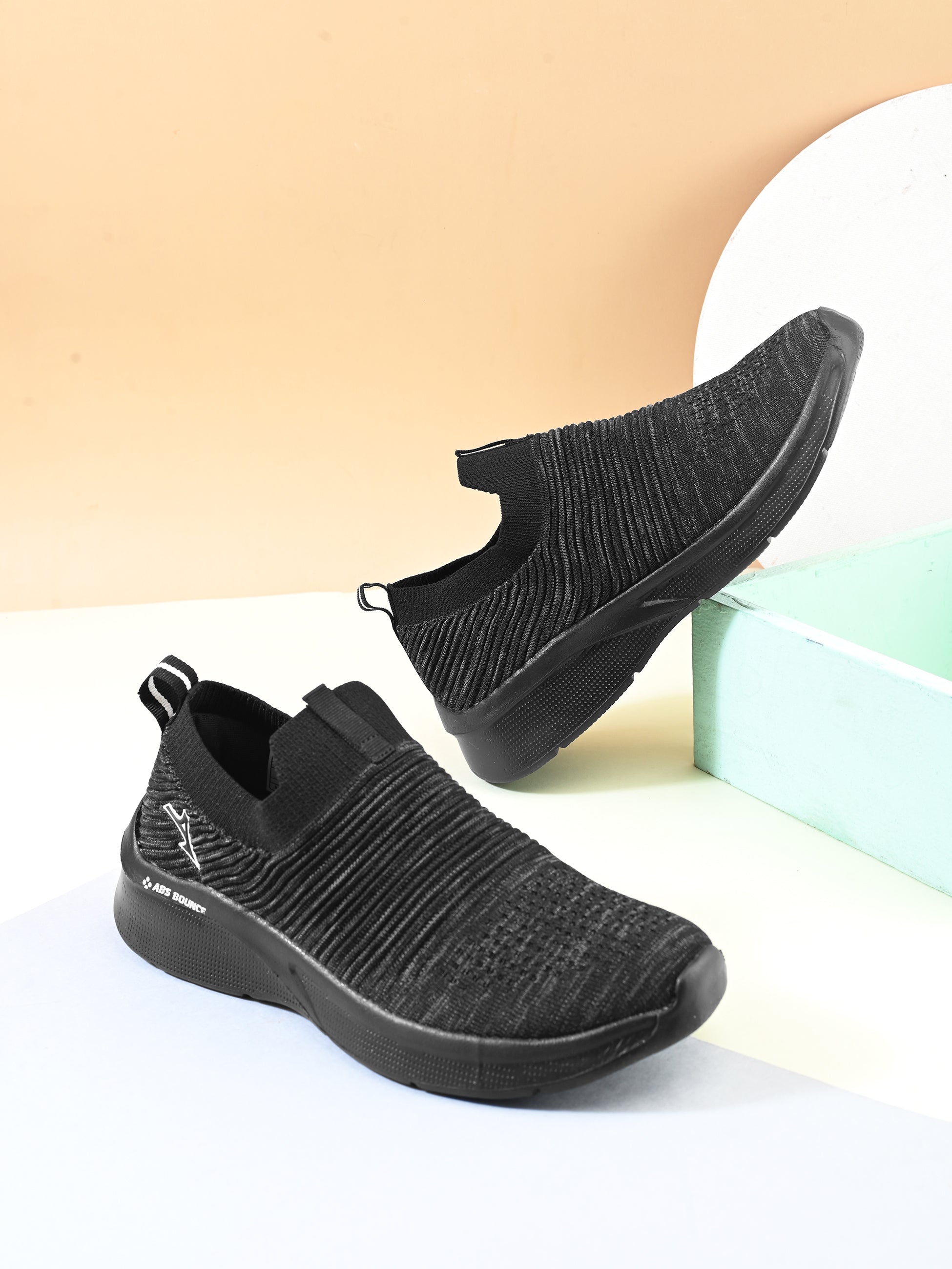 ROYALITY WALKING SHOES